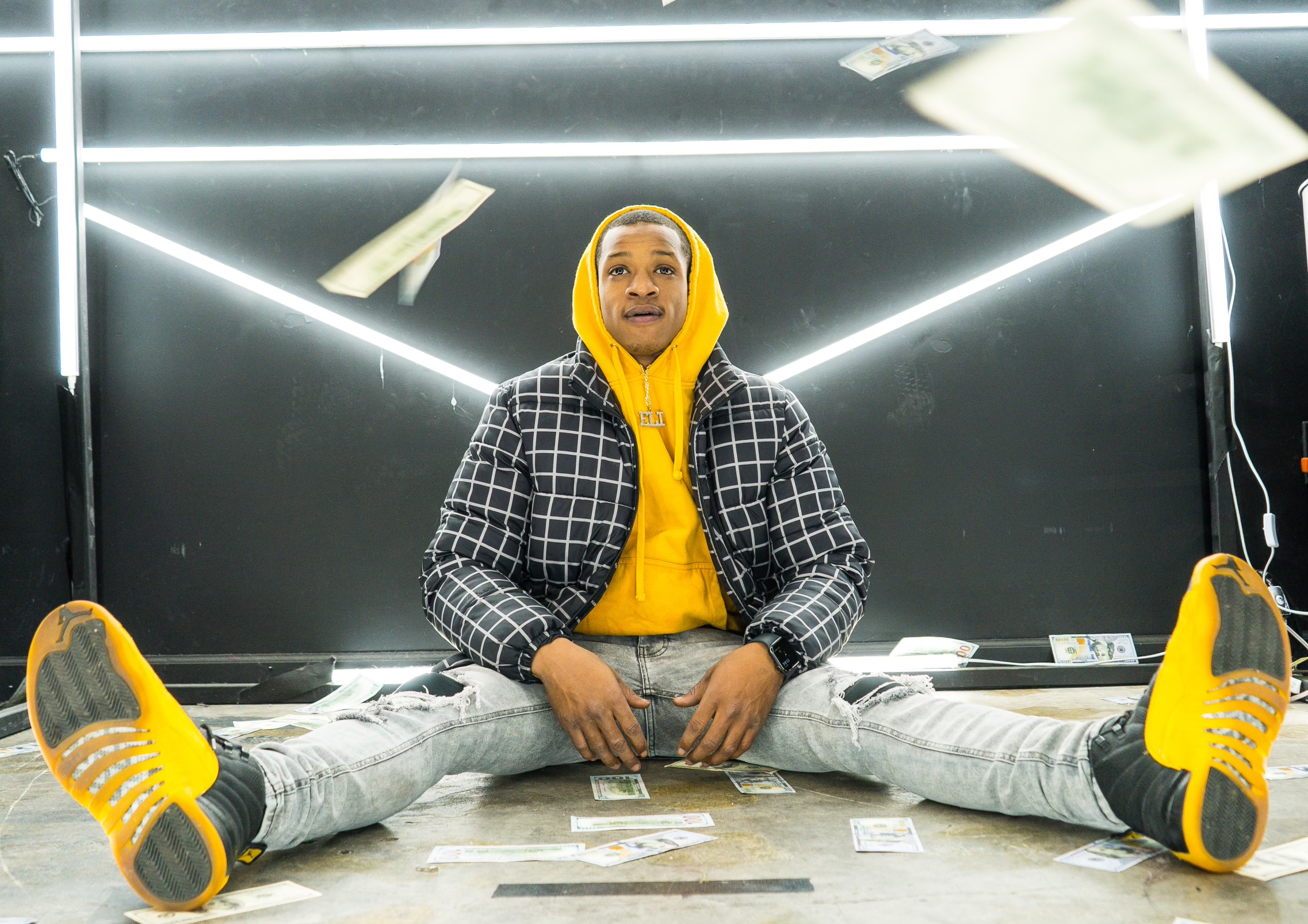 Artist Eli Allen goes viral with song “She Loves” • Hollywood Unlocked