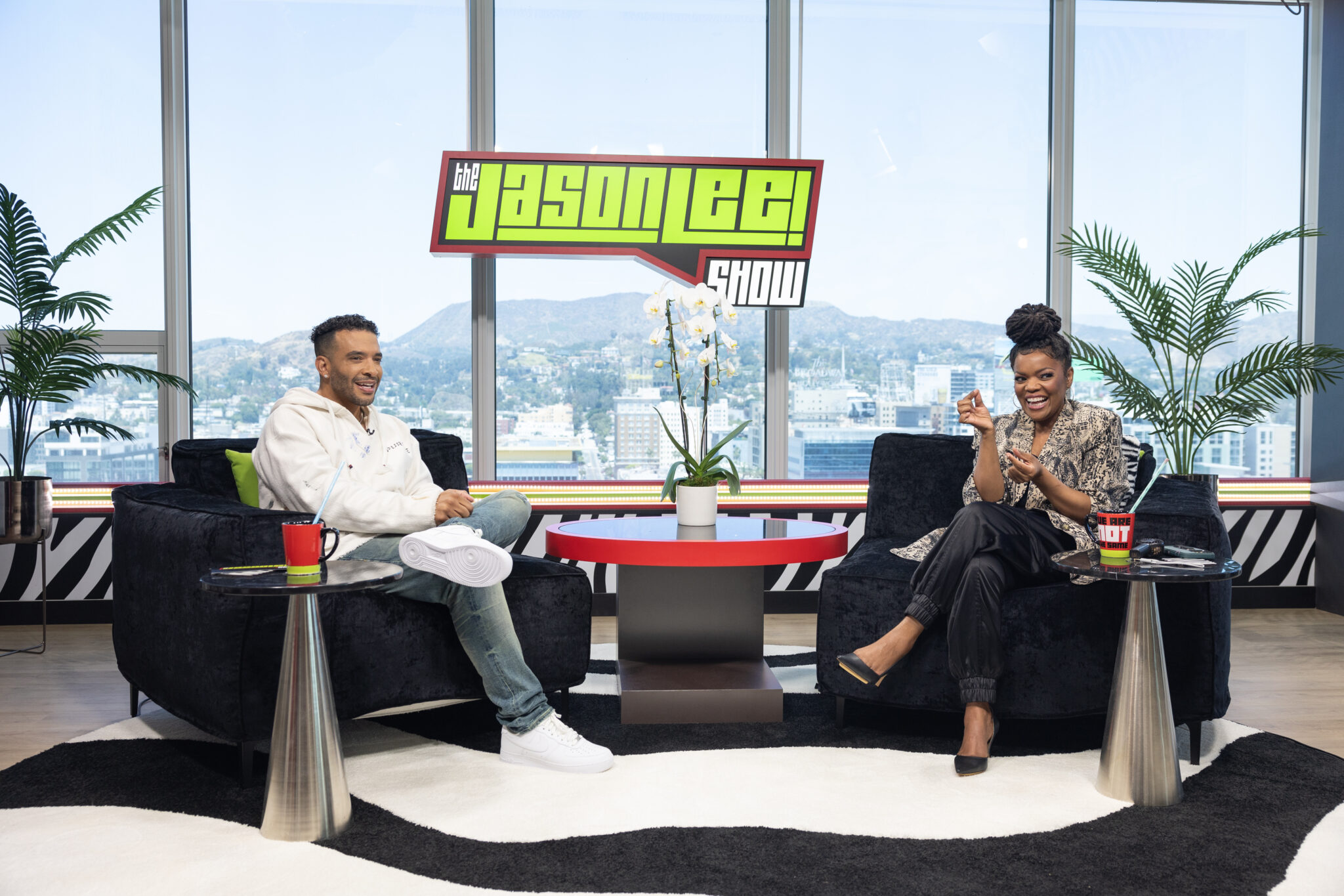 ‘The Jason Lee Show’ Episode 21: Yvette Nicole Brown Talks Meeting ...