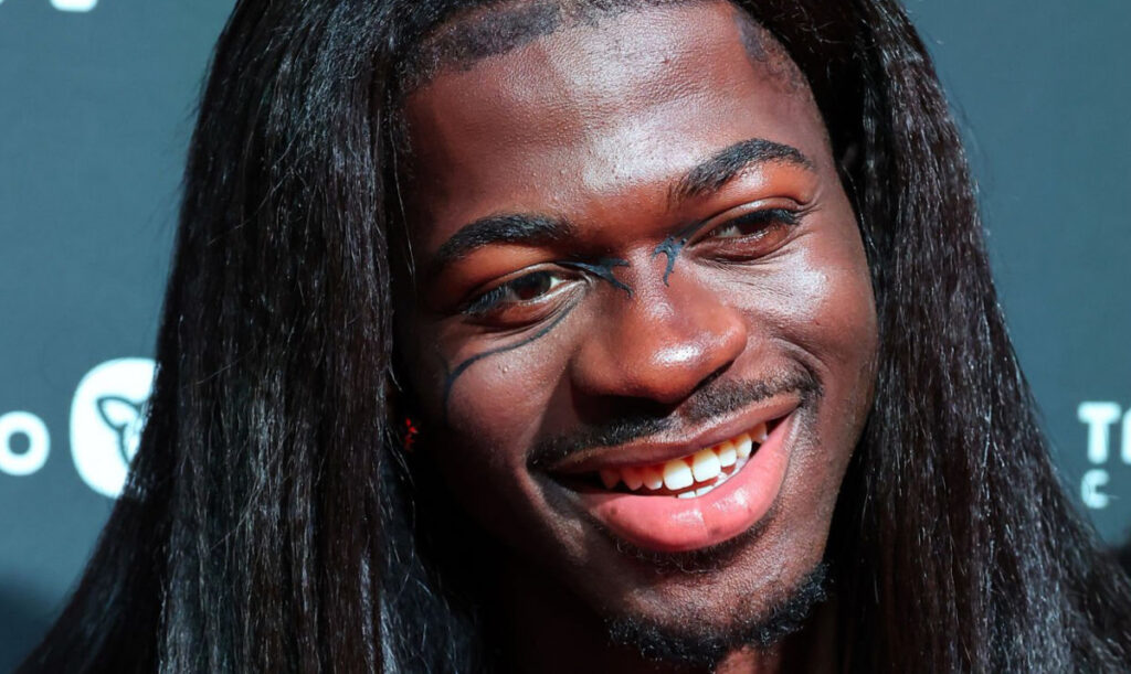 Lil Nas X Reveals He Helped His Brother Come Out As Bisexual ...