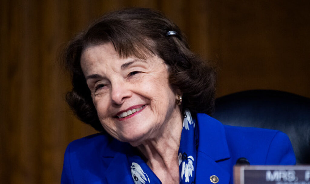 Breaking: Dianne Feinstein: Trailblazing Senator Dies Aged 90 ...