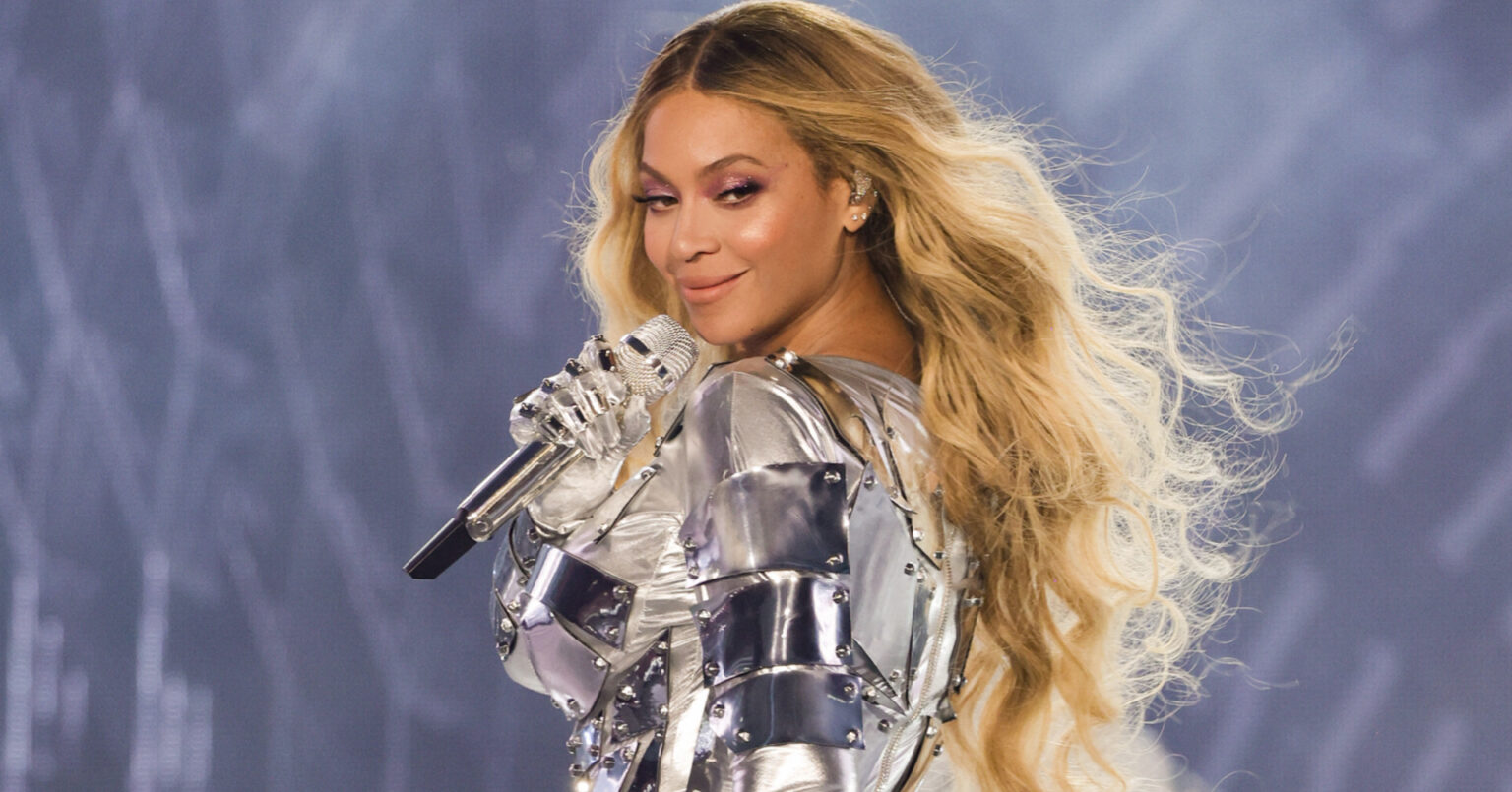 Beyoncé’s Pants Falls During Cowboy Carter Tour Stop in London ...