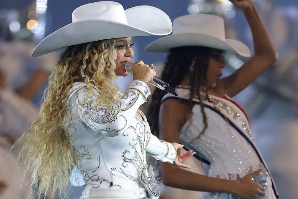 Beyoncé Makes History With Highest Grossing Country Tour, ‘Cowboy ...